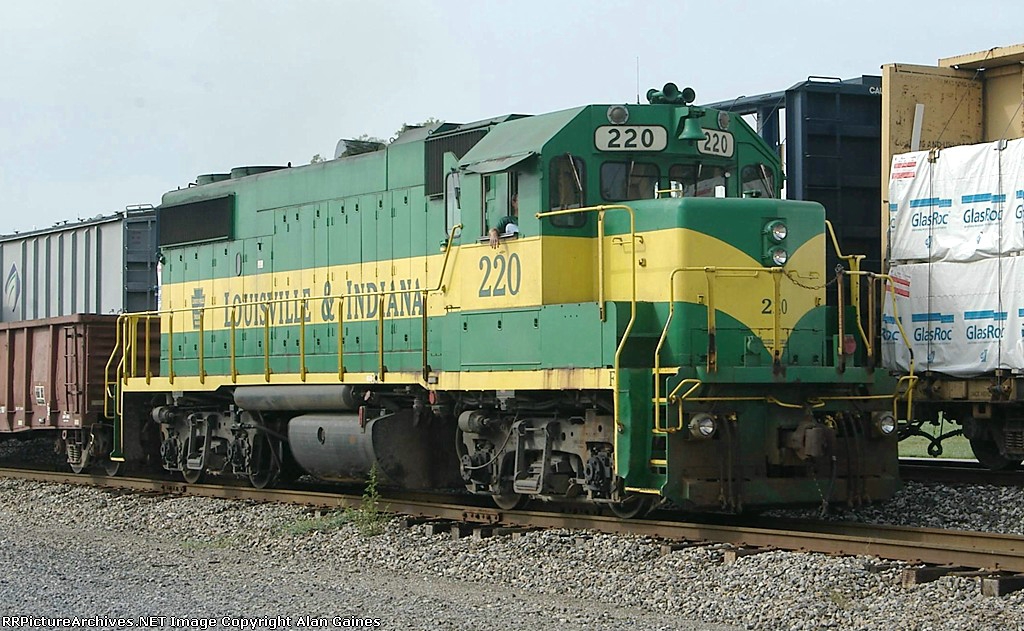 LIRC GP38-2 220